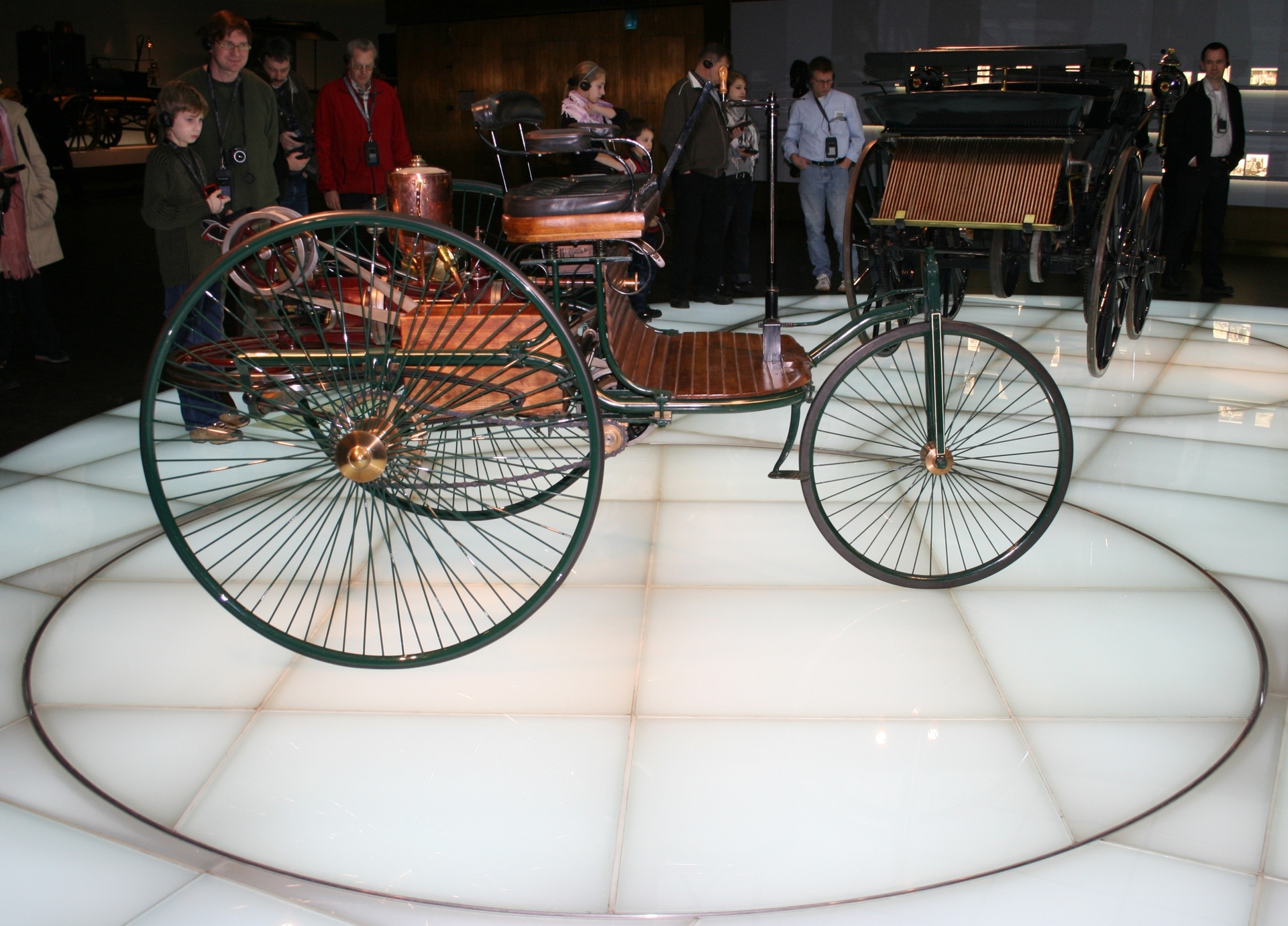 Mercedes Benz Museum - Geschichtsverein Ailingen-Berg | Gesellschaft ...